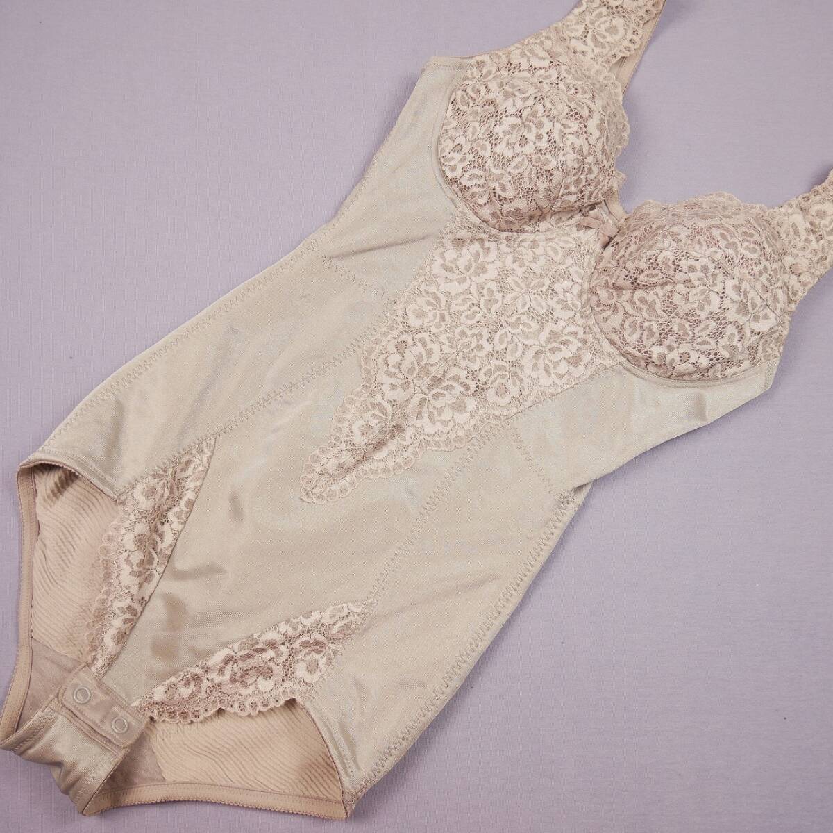 Yahoo!オークション - 2874 美品 上品エレガントな大ぶり花柄デザイン...