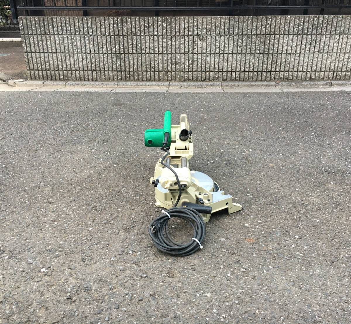 Yahoo!オークション - マキタ MAKITA M244 スライドマルノコ 丸のこ 中...