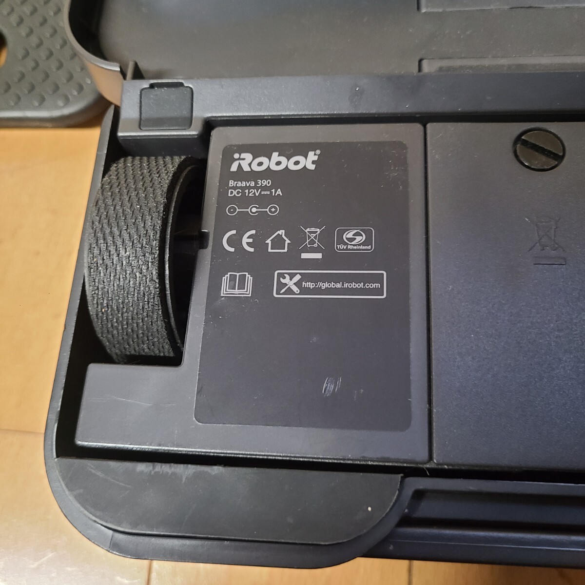 Yahoo!オークション - 0105 iRobot Braava ブラーバ 390 床拭きロボッ...