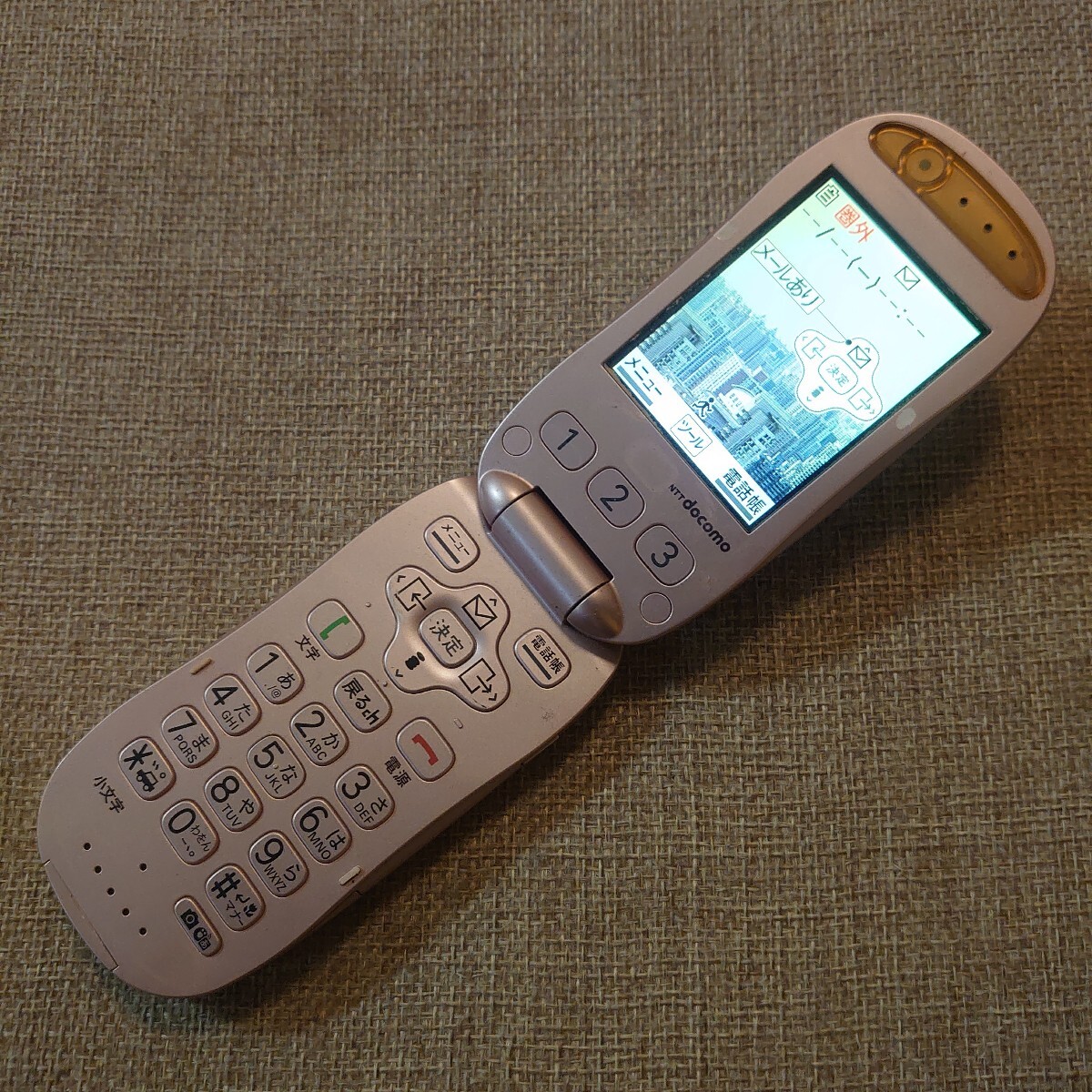 Yahoo!オークション - F-07A docomo ピンク