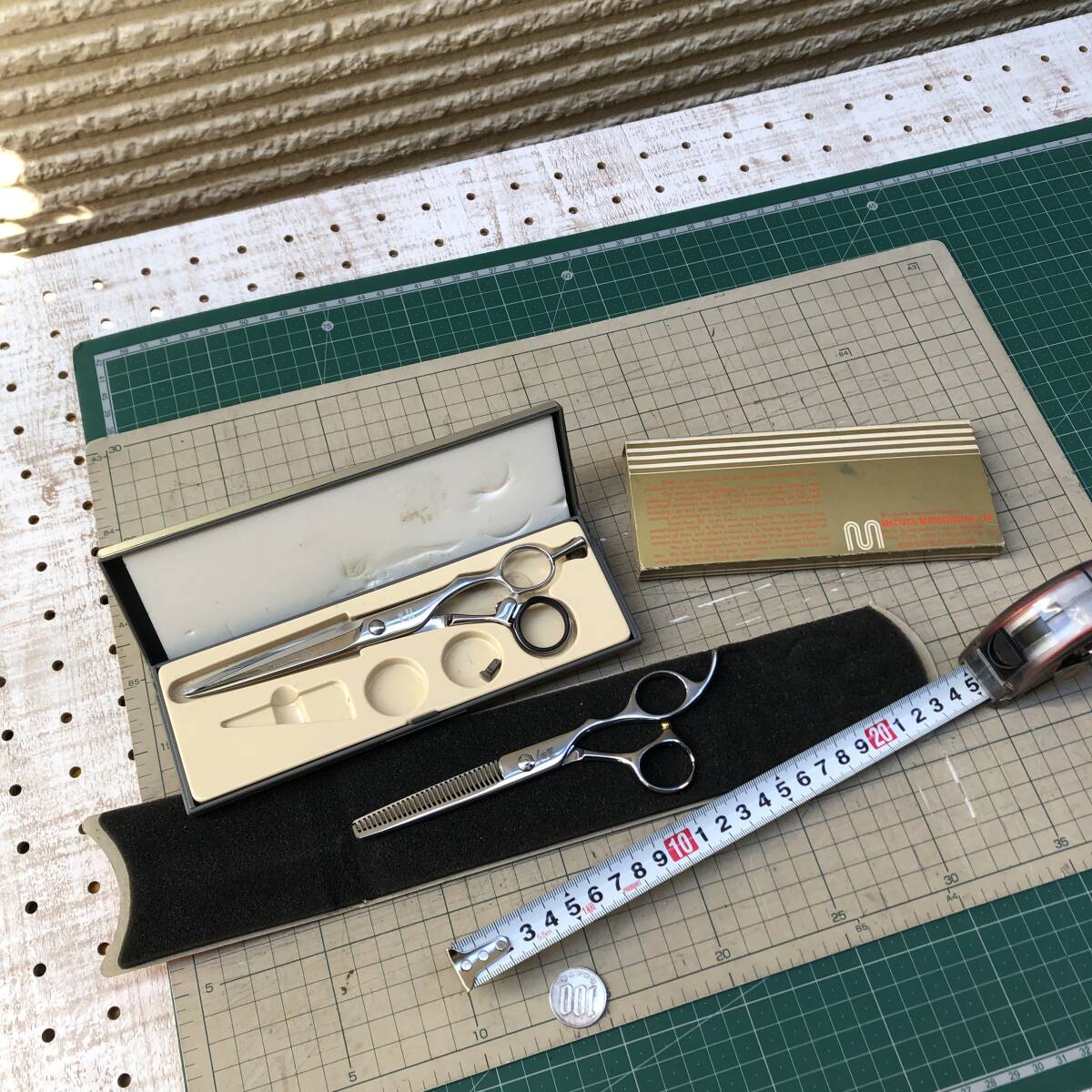 Yahoo!オークション - 1円スタート 美品 理容 プロ用シザー 箱入 2点 ...