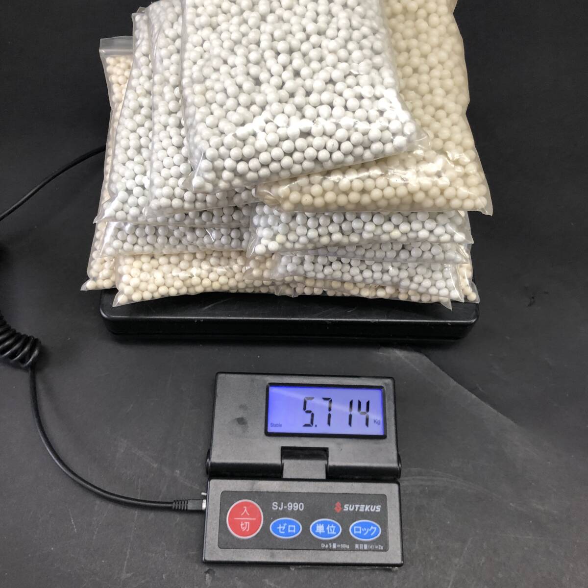 Yahoo!オークション - BB弾 まとめ 競技専用弾 オレンジ発光弾 SIIS セ...