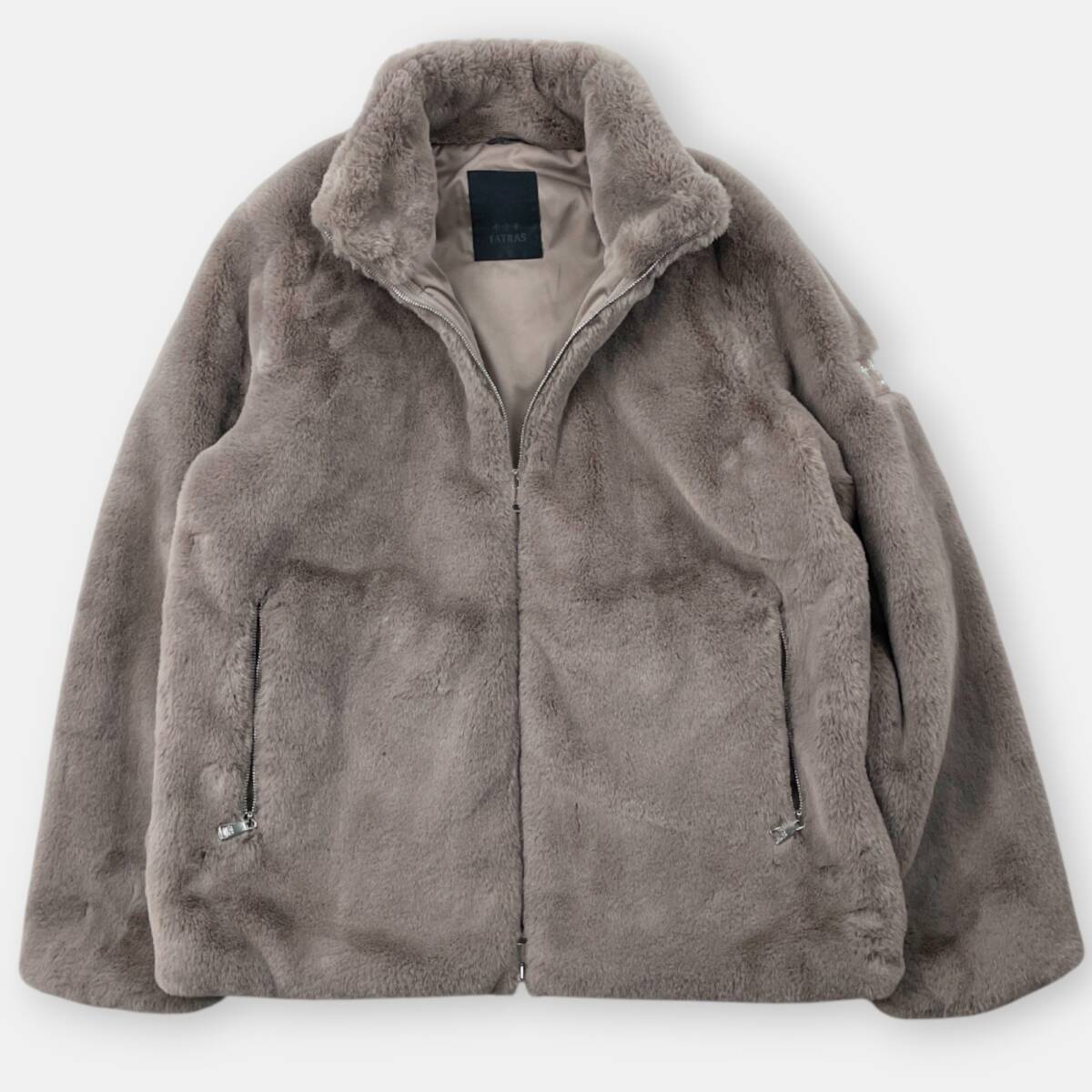 美品 TATRAS タトラス 24AW ASTONI アストーニ マイクロ ボア 美品 TATRAS タトラス 24AW ASTONI アストーニ マイクロ ボア