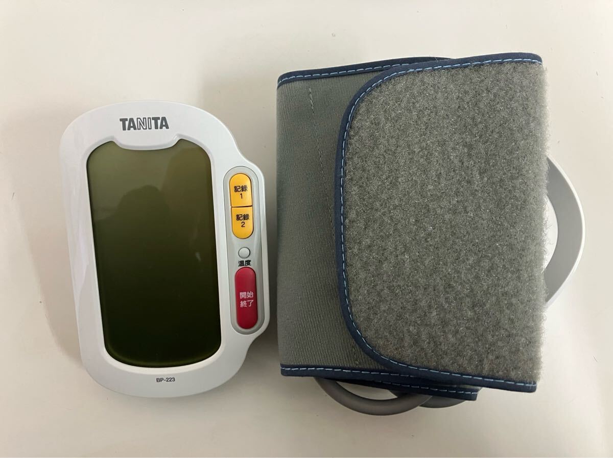 Yahoo!オークション - D/ TANITA タニタ 上腕式血圧計 自動電子血圧計 ...