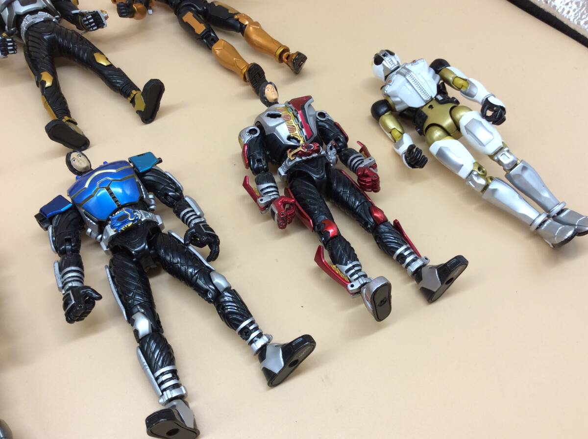 Yahoo!オークション - #6909 現状品 BANDAI 仮面ライダー フィギュア ...