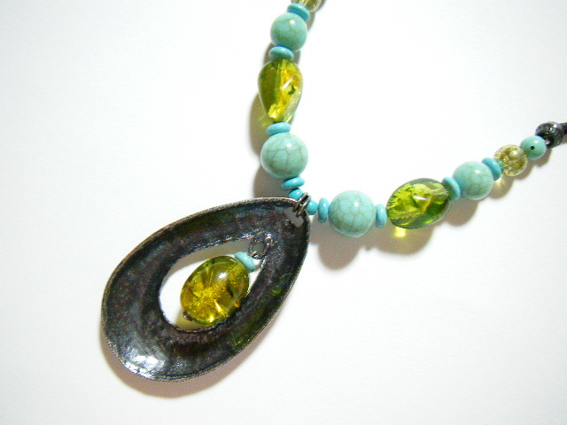 Yahoo!オークション - 紐 ネックレス 樹脂 ビーズ 【AR3】