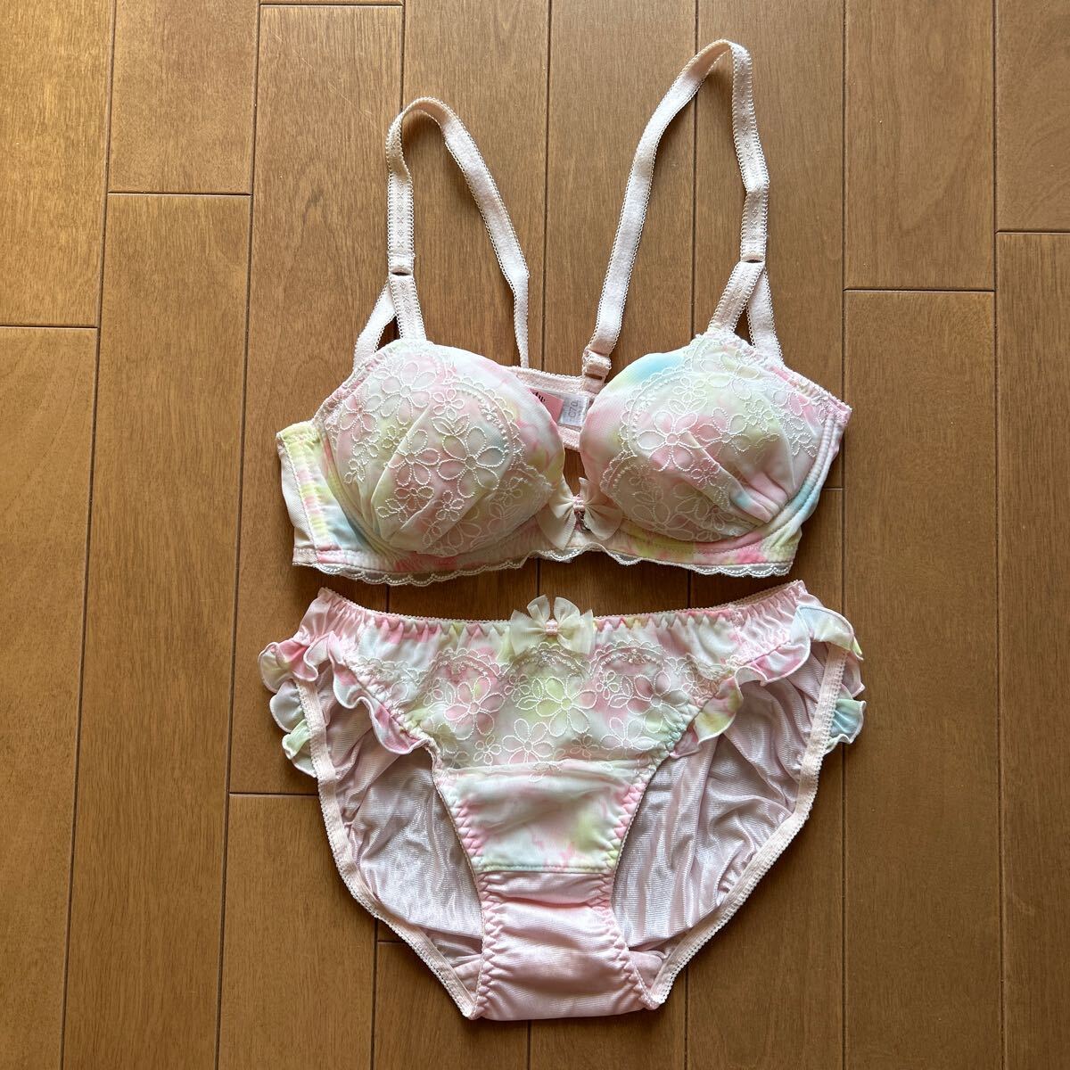 Yahoo!オークション - 新品 未使用 tutu annaブラ&ショーツセット/C70...