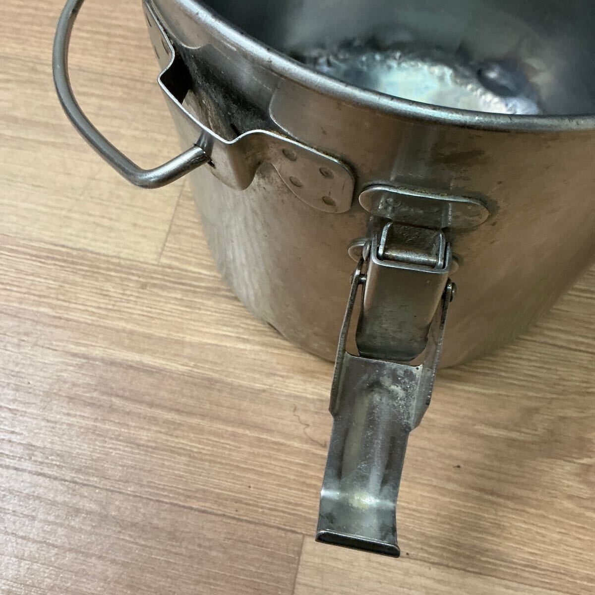 A767 送無 昭和レトロ 学校給食 汁食缶 4.5L 18cm ステンレス 密閉容器 寸胴鍋 ポット パッキン蓋 病院 医療 配膳 運搬 アンティーク(厨房機器)｜売買されたオークション情報 ...