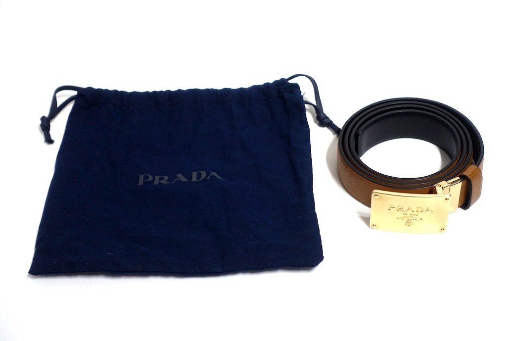 Yahoo!オークション - 極美品 PRADA プラダ 回転バックル ロゴプレート...
