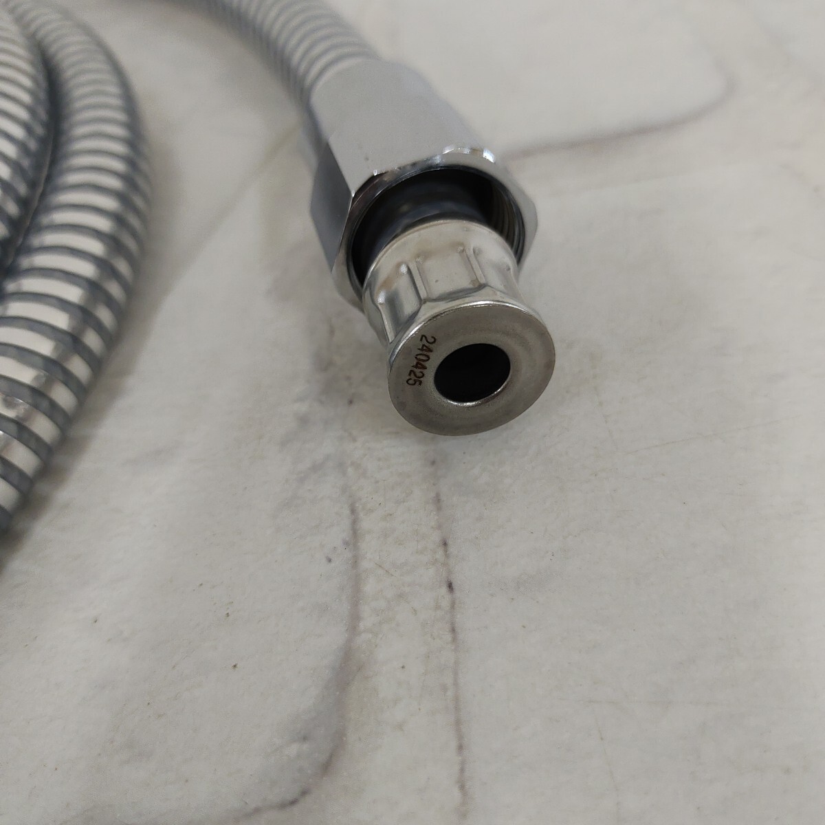 Yahoo!オークション - 71i2830 KVK ニューハイメタルホース シルバー 1...