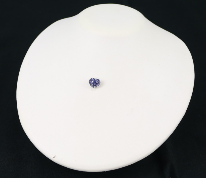 Yahoo!オークション - サファイア 0.65ct パヴェ ハート ペンダントト...