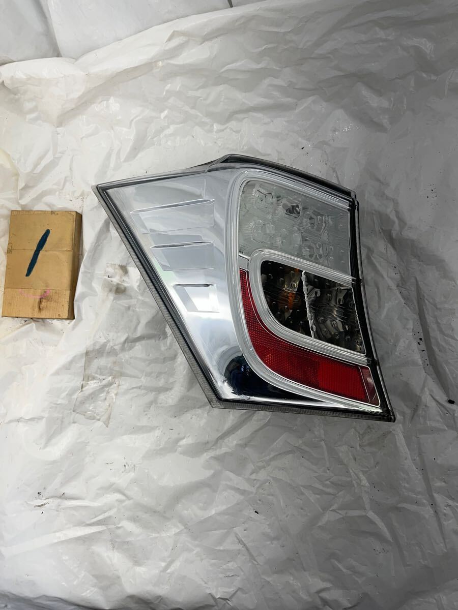 Yahoo!オークション - i1.14 フリードスパイク GP3 左 テール ランプ ...