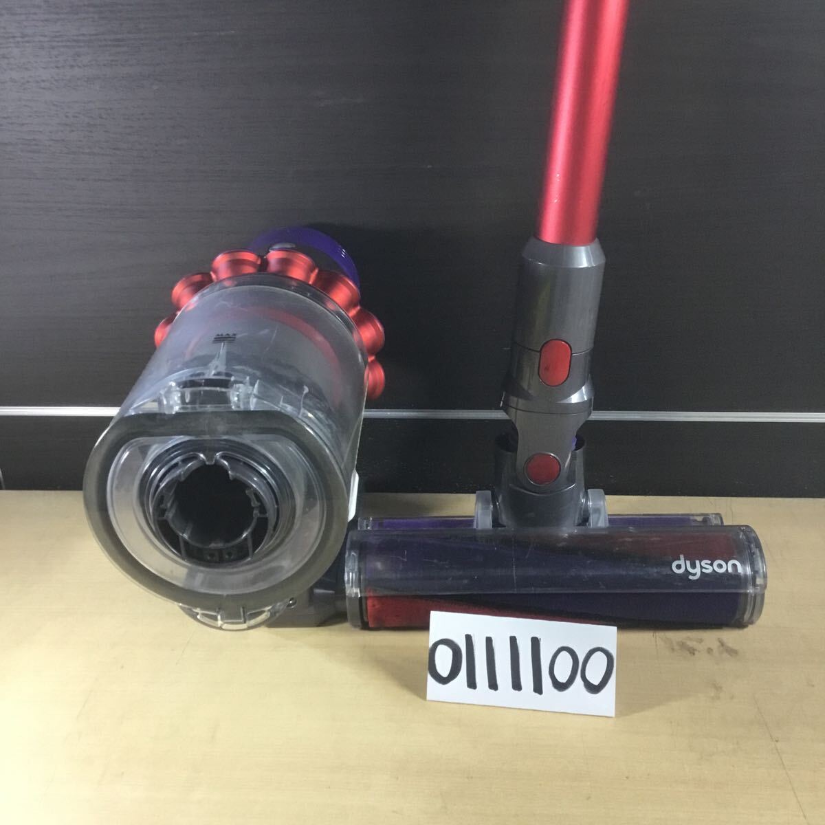 Yahoo!オークション - (011100G) dyson SV12サイクロン式コードレスク...