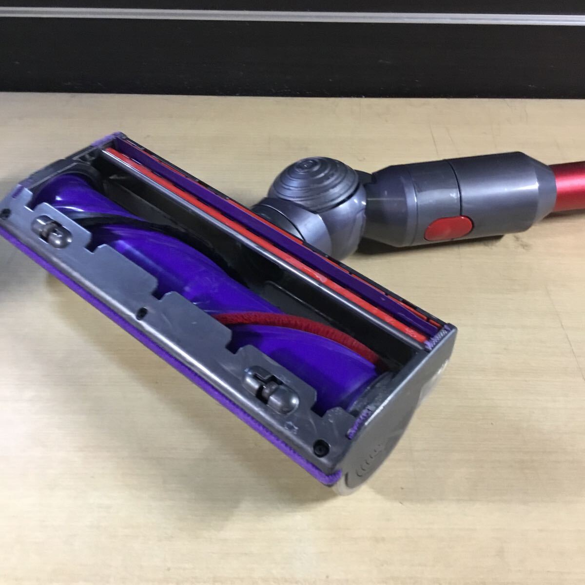 Yahoo!オークション - (012797G) dyson SV 10Kサイクロン式コードレス...