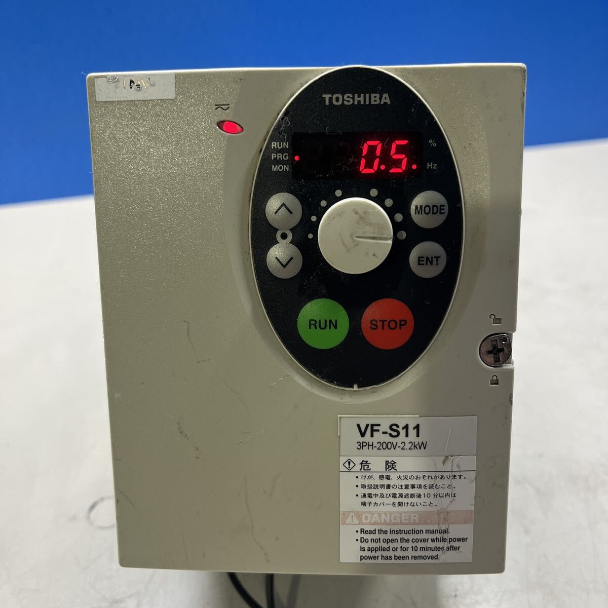 Yahoo!オークション - TOSHIBA インバーター VF-S11 3PH-200V-2.2KW 通...