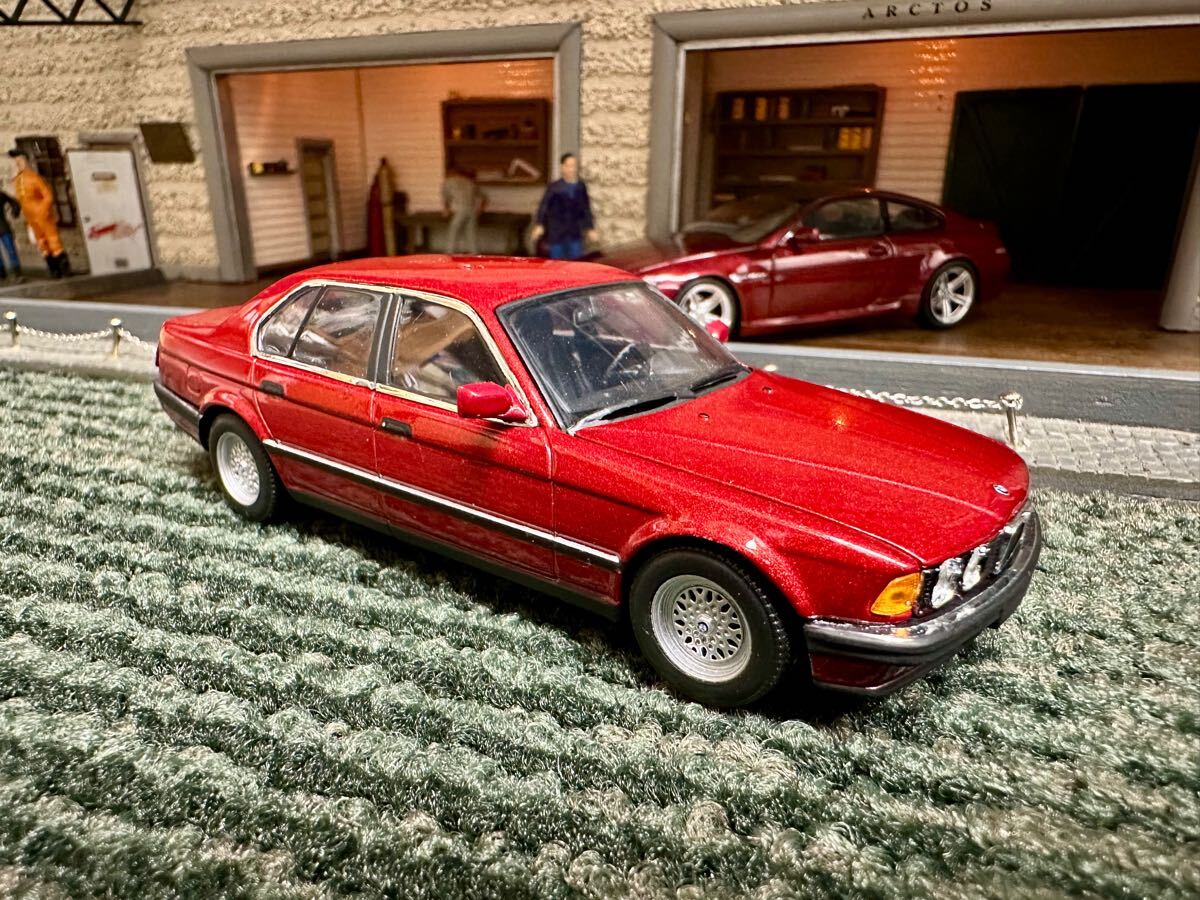 Yahoo!オークション - 1/43 BMW7シリーズ e32 レッド