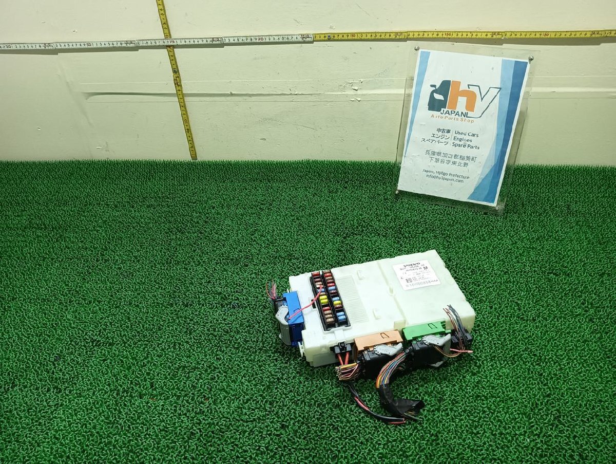 Yahoo!オークション - ボルボ ヒューズボックス S80 CBA-AB6324 2007