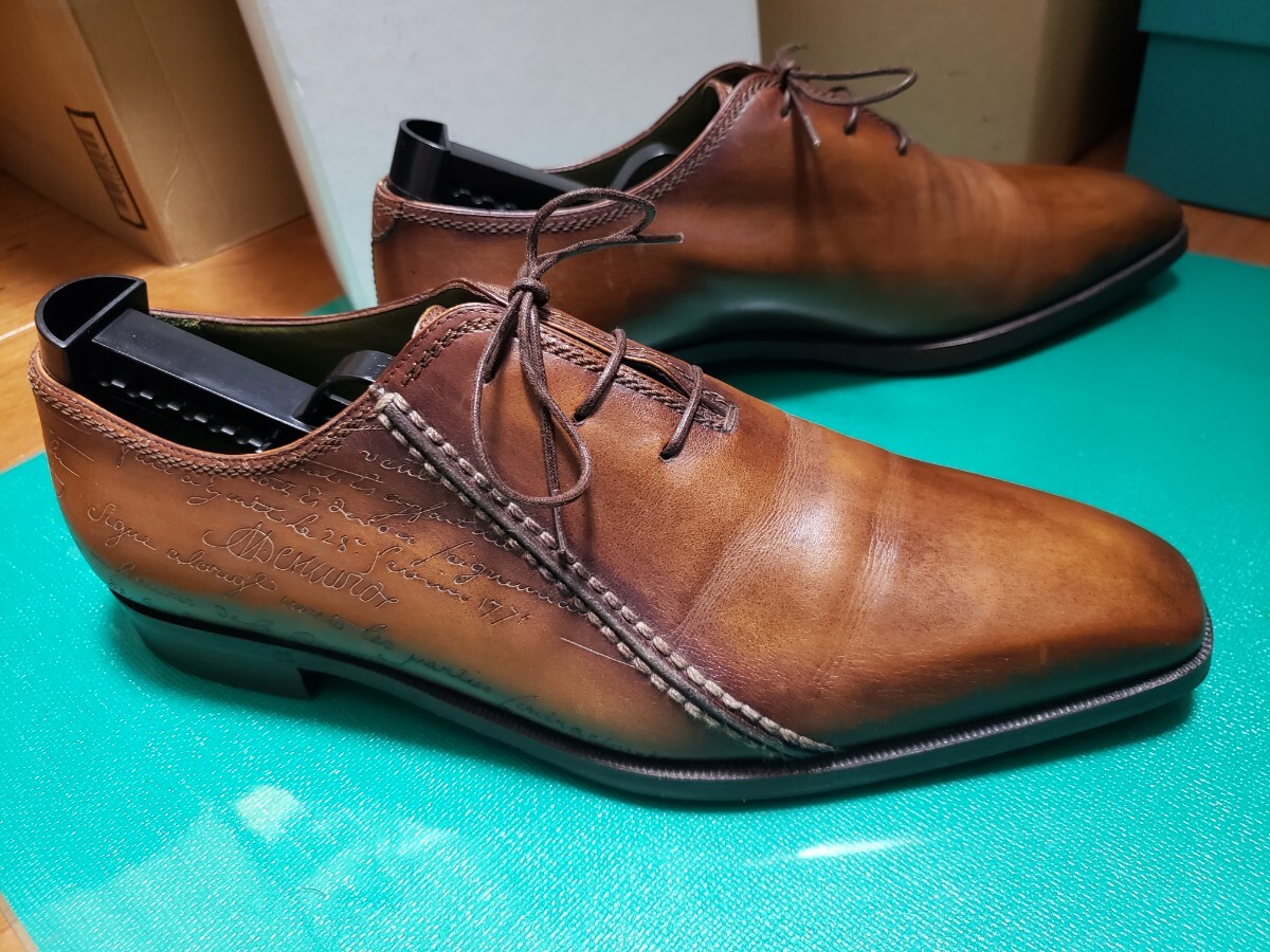 Bibian 比比昂 - Berluti ベルルッティ スカーズ デムジュール Bibian 比比昂 - Berluti ベルルッティ スカーズ デムジュール