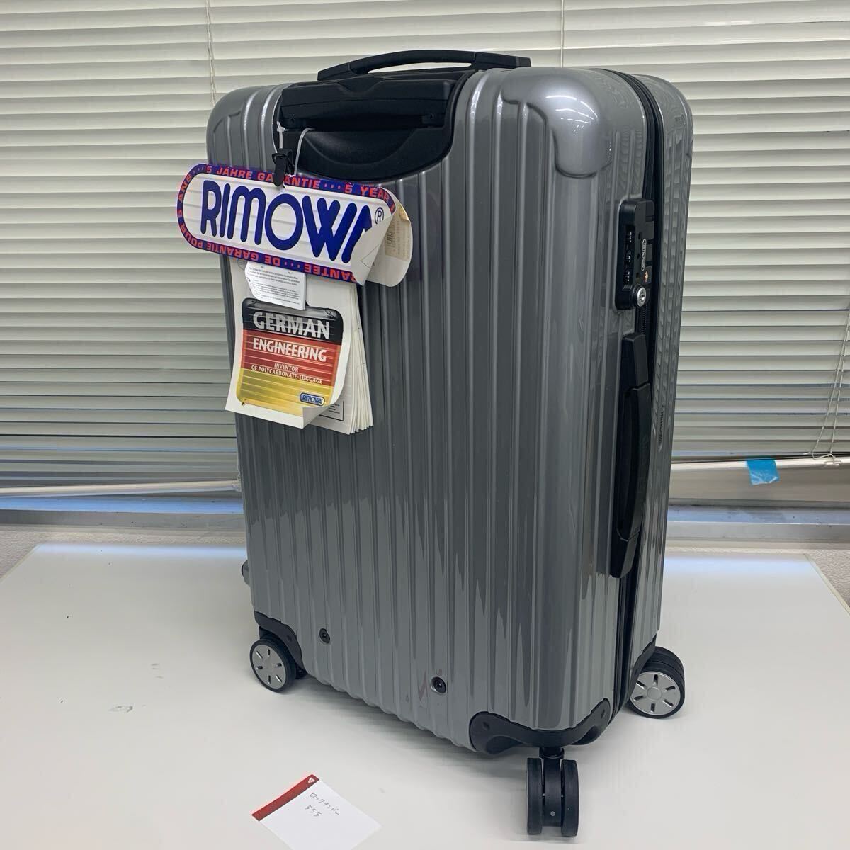 Yahoo!オークション - 未使用 RIMOWA リモワ サルサ 63L 4輪 MW TSAロ...