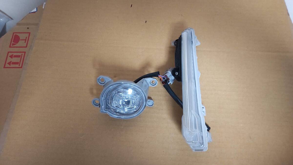 Yahoo!オークション - タントカスタム LA650S 左LEDフォグラ...