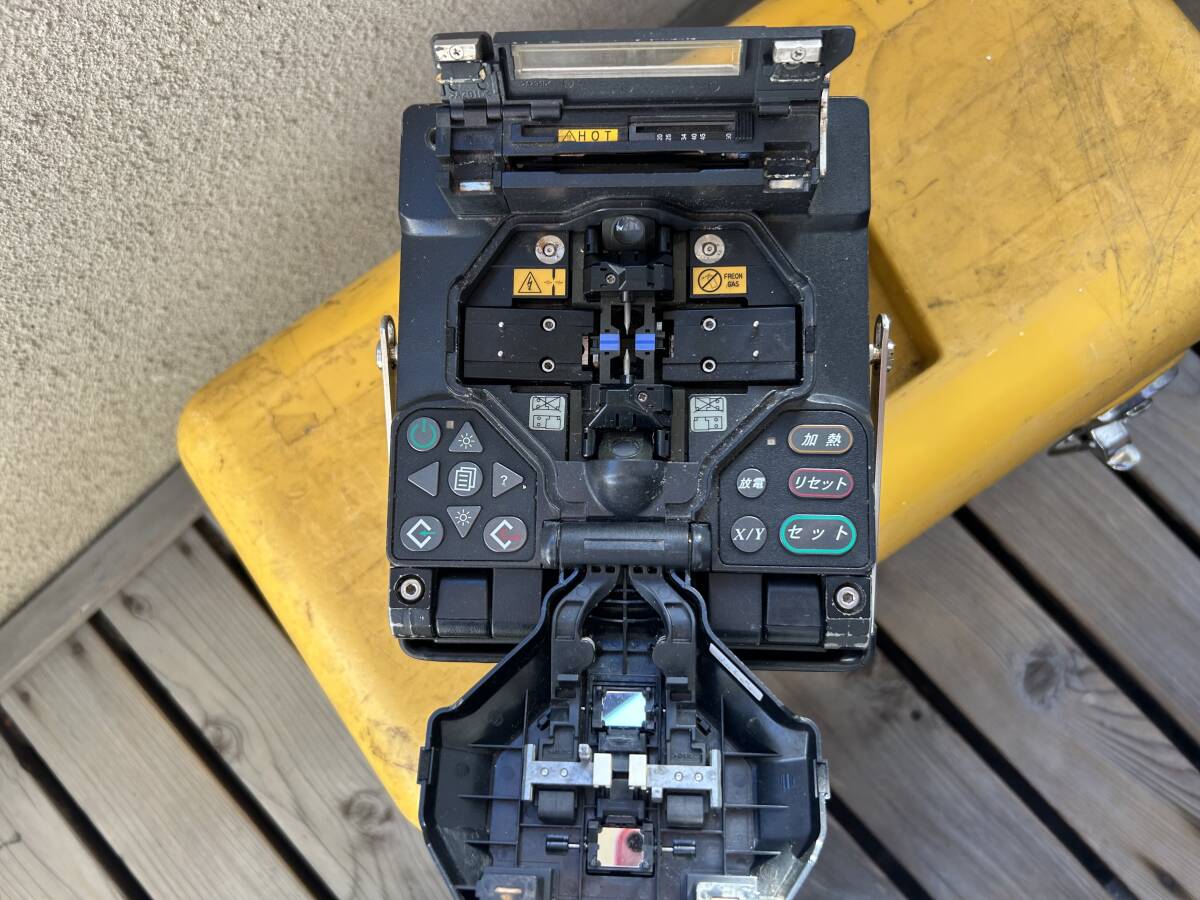 Yahoo!オークション - フジクラFSM-17R光ファイバー用融着接続機 ジャ...