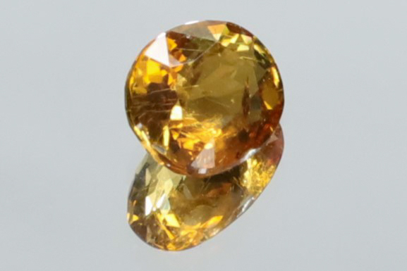 Yahoo!オークション - 0.91ct 自然の奇跡を所有する【希少美色】モザン...