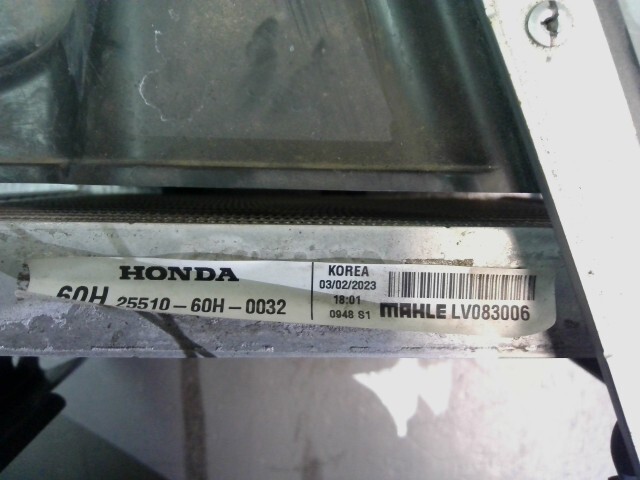 Yahoo!オークション - フィット 6AA-GR3 オイルクーラー NH904M 25510-...