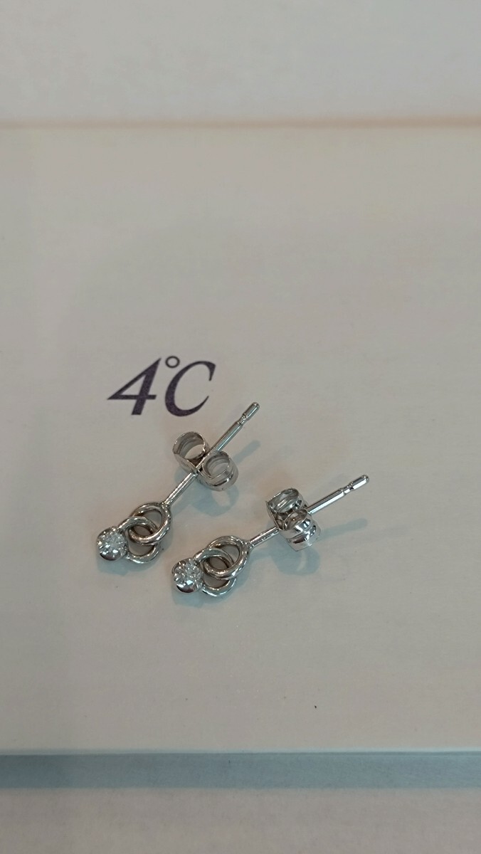 ヨンドシー 4℃ K10WG ダイヤモンドピアス 揺れる(ピアス)｜売買されたオークション情報、yahooの商品情報をアーカイブ公開 - オークファン（aucfan.com）