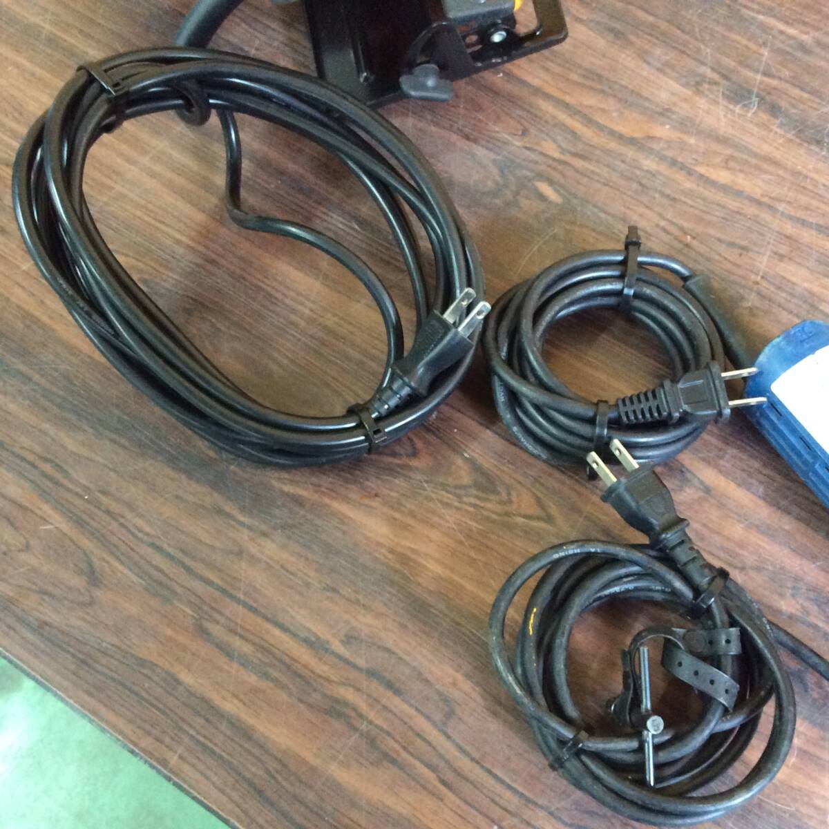 Yahoo!オークション - 【H-3160】中古品 電動工具まとめ 丸ノコ グライ...