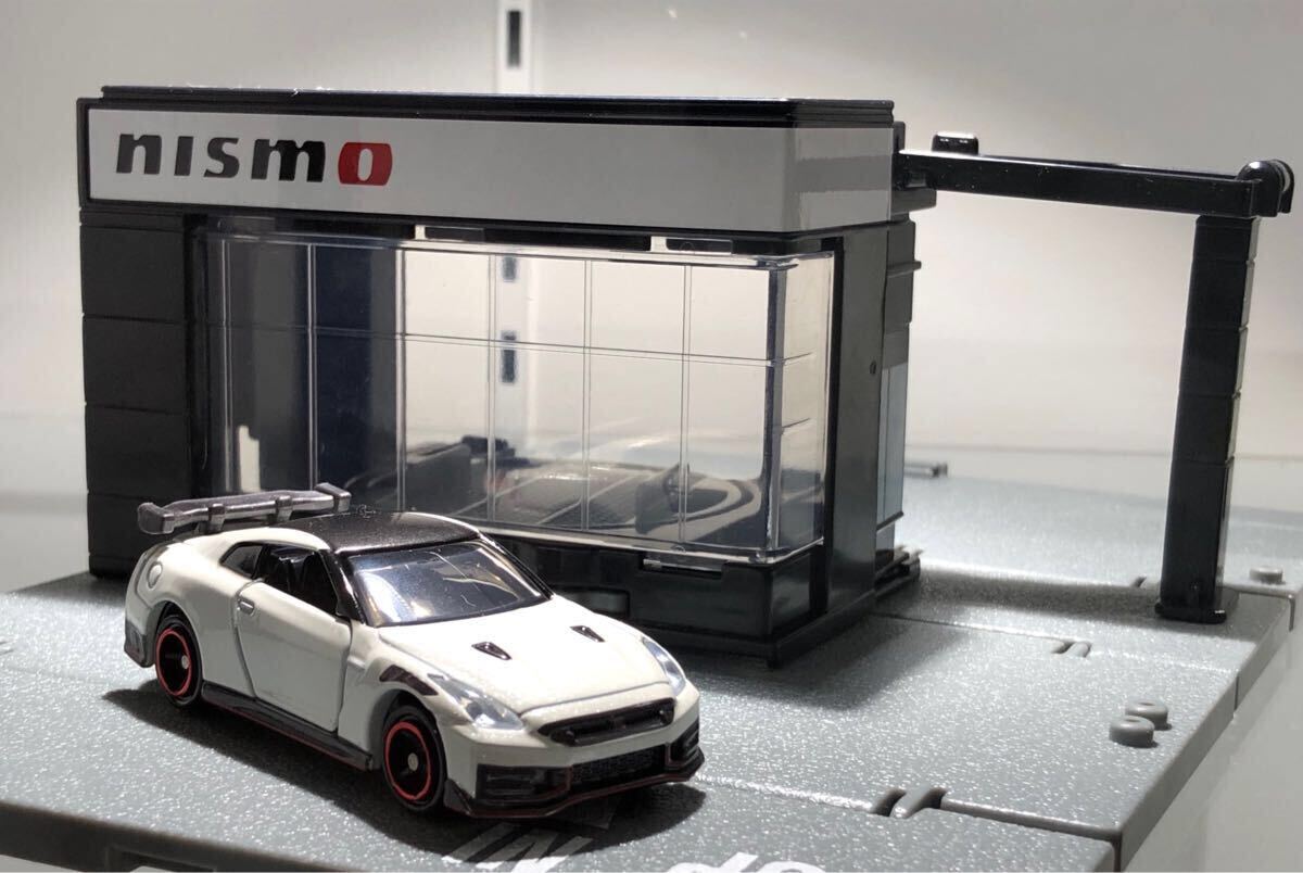 Yahoo!オークション - 新品 トミカ トミカタウン NISMO SHOP + GT-R R3...