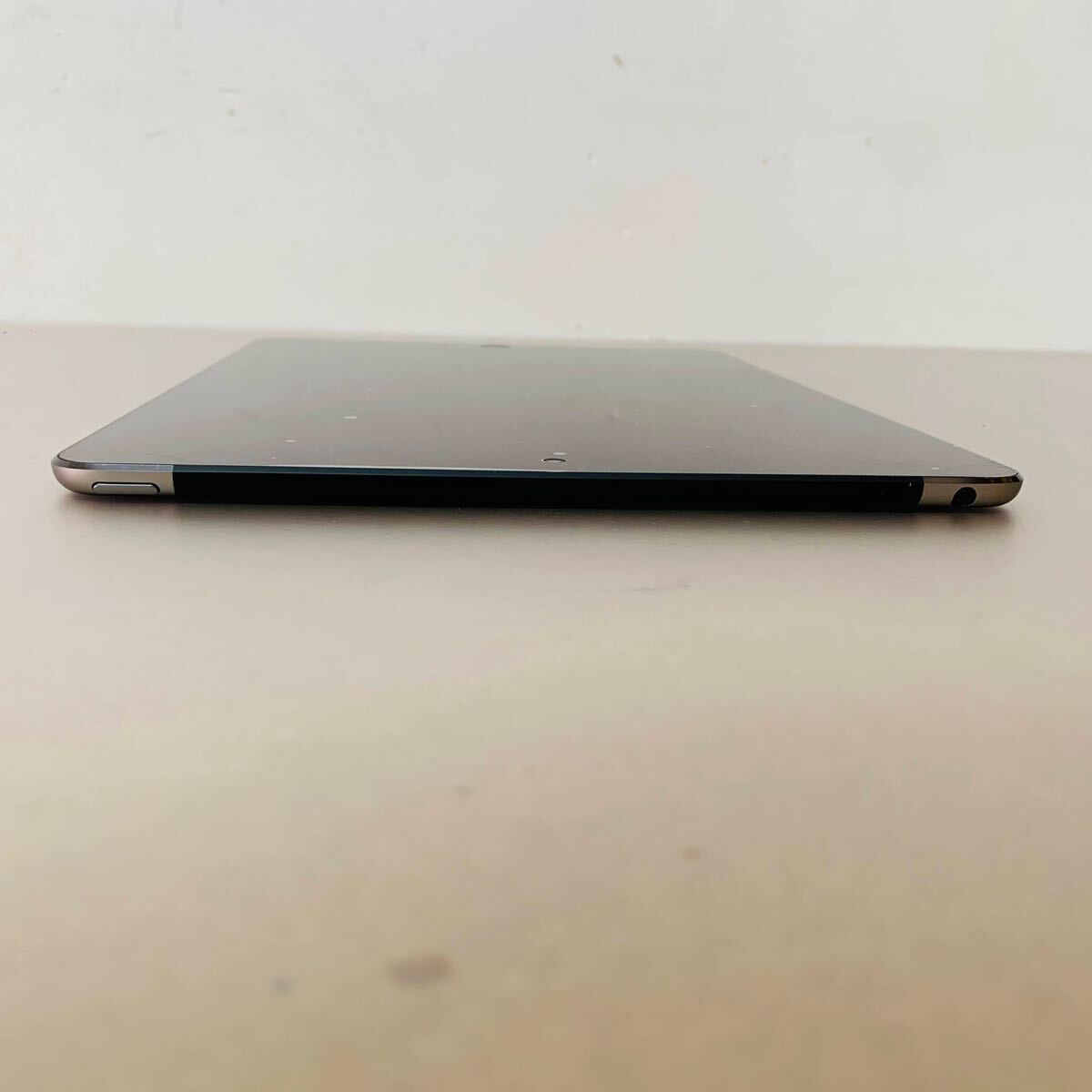 Yahoo!オークション - 動作良好 初期化済み iPad Air2 Wi-Fi+Cellular ...