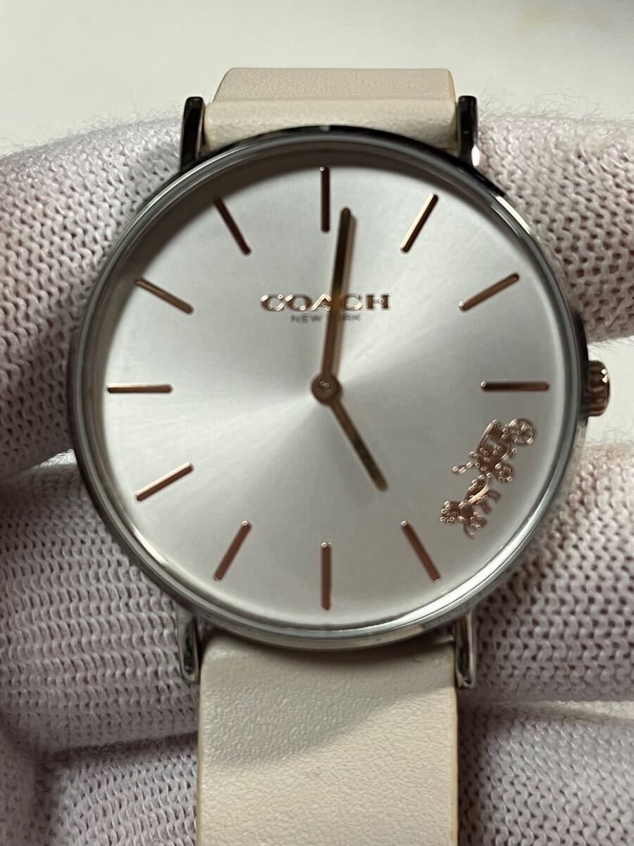 COACH 稼働品 CA.120.7.14.1594 クォーツ レディース腕時計 コーチ 2針 シルバー文字盤 箱付き レザーバンド ホワイト(コーチ)｜売買されたオークション情報、yahoo ...