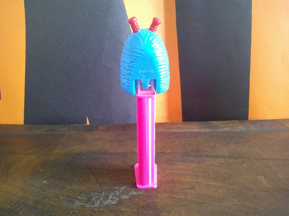 Yahoo!オークション - ビンテージ PEZ Good Natured Centipede