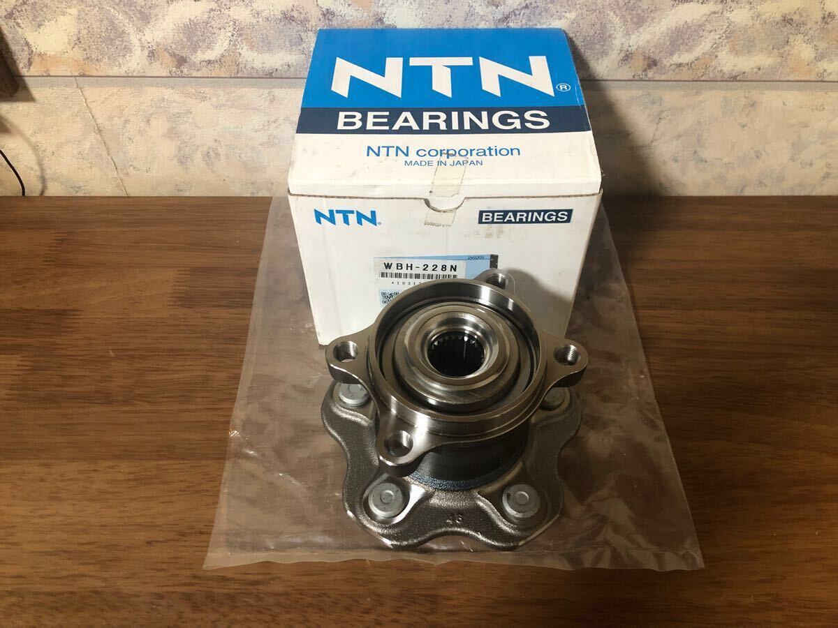 Yahoo!オークション - 日産 NC25 CNC25 セレナ NTN WBH-228N リアハブ...