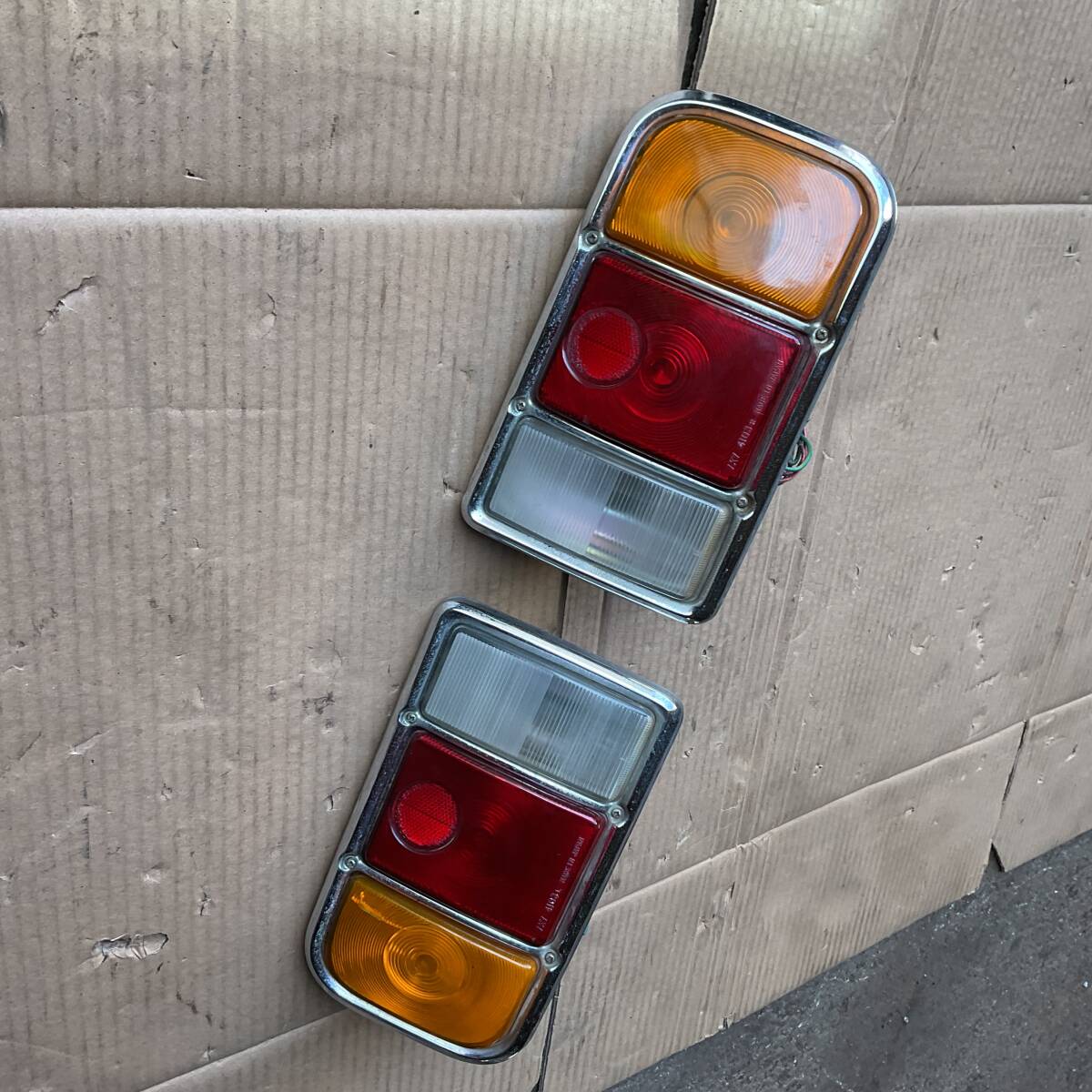 Yahoo!オークション - ダイハツL37 360のストップランプ中古です