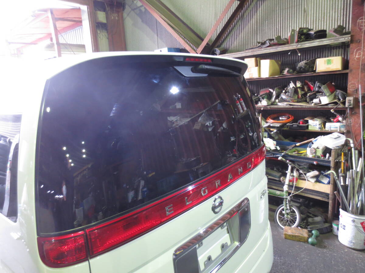 Yahoo!オークション - E51 エルグランド リアゲート H16年式 QX1 HWS ...