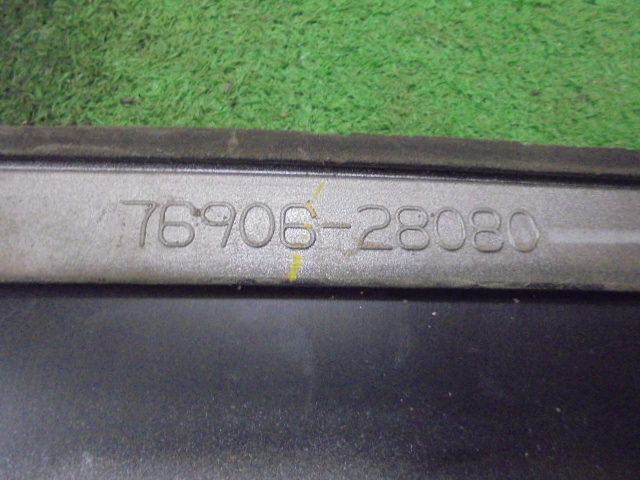 Yahoo!オークション - 7FM4104 BJB2)) トヨタ ヴォクシー AZR60 後期型...