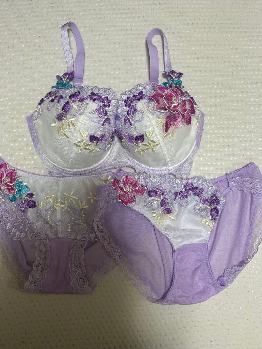 Yahoo!オークション - サルート H70 ブラショーツセット 補正下着グラマー