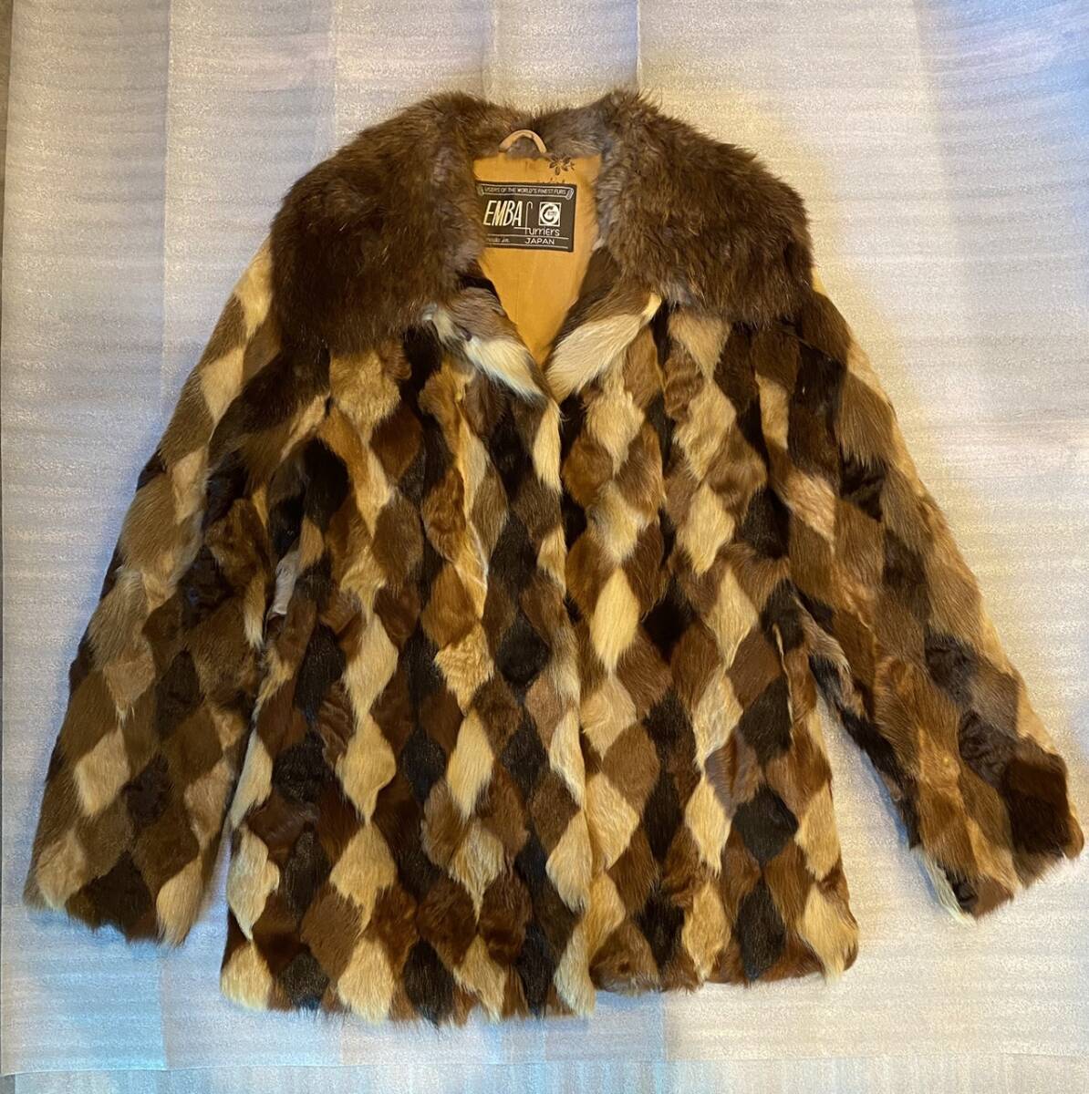 Yahoo!オークション - EMBA毛皮 エンバ ポニー ラム パッチワーク 高級...