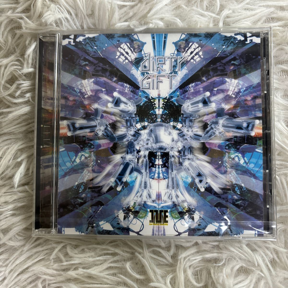 Yahoo!オークション - 【084-008】diRTY GiFT CD