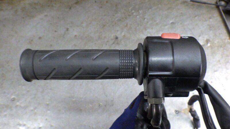 Yahoo!オークション - RGA-305A CBR954RR 純正 ハンドル スイッチ 右 ...