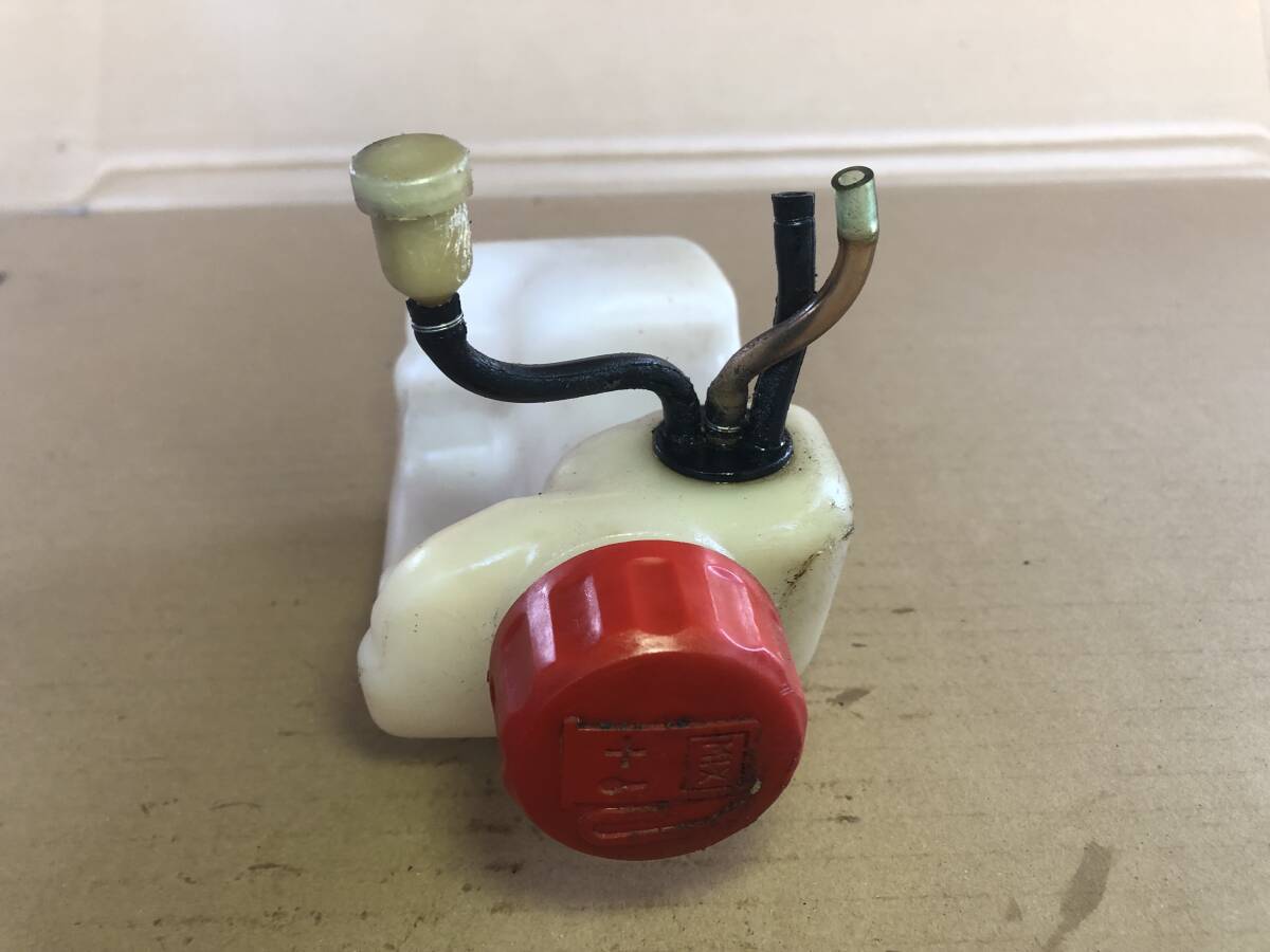 Yahoo!オークション - 新ダイワ 草刈機 S2200 燃料タンク 中古品