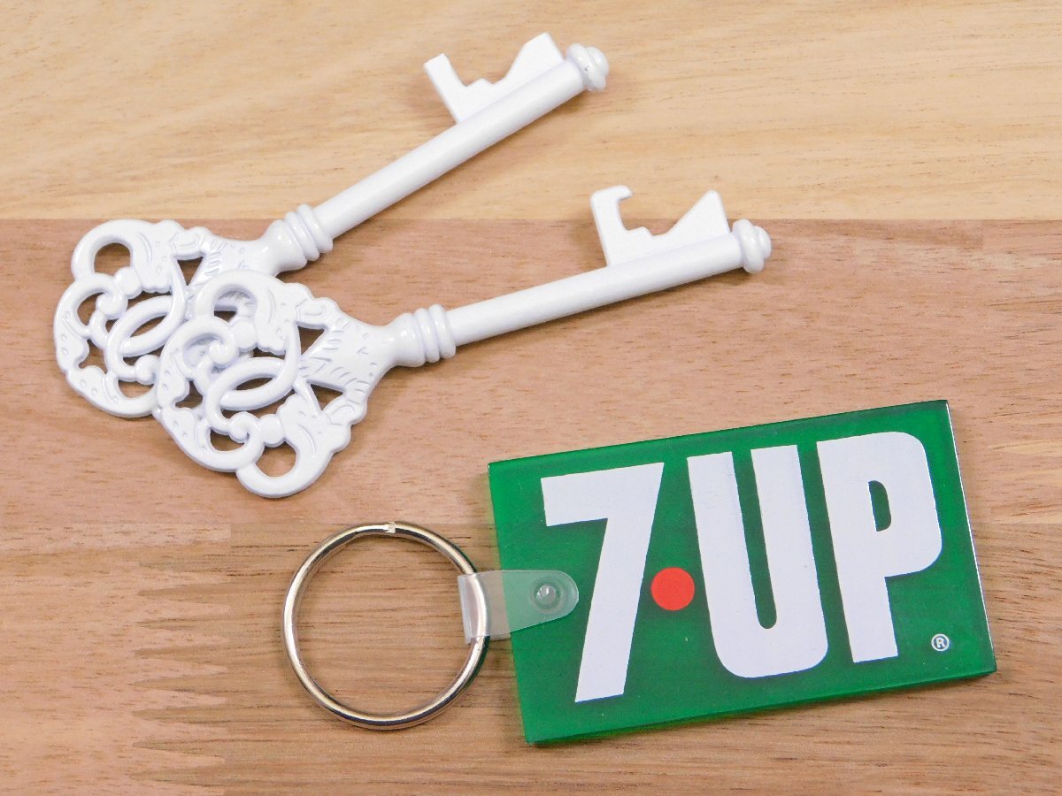 Yahoo!オークション - 送料\110 【7UP・セブンアップ】 《ロゴ・ラバ...