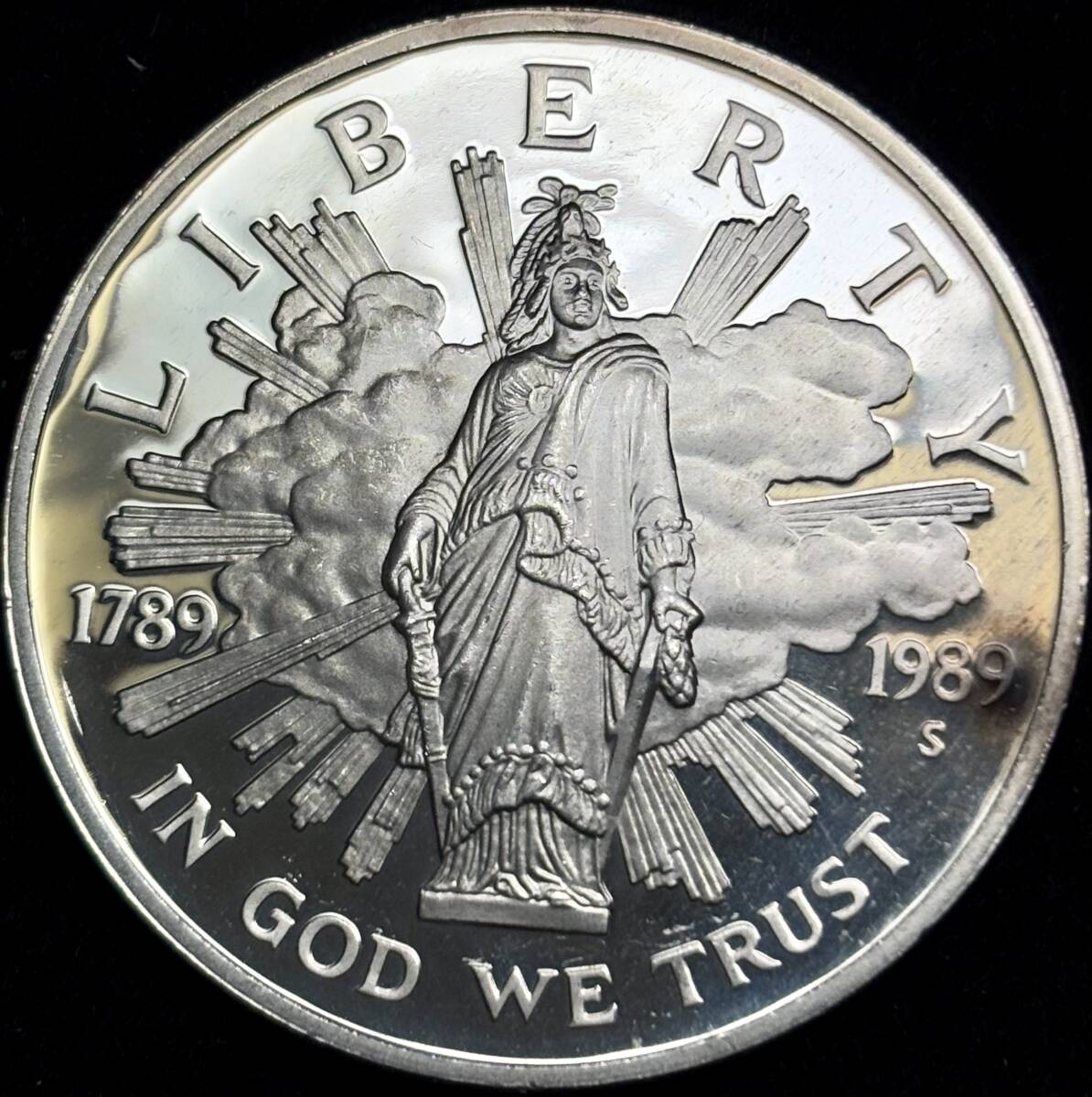 Yahoo!オークション - 【アメリカ大型銀貨】(1989年銘 26.7g 直径38mm ...