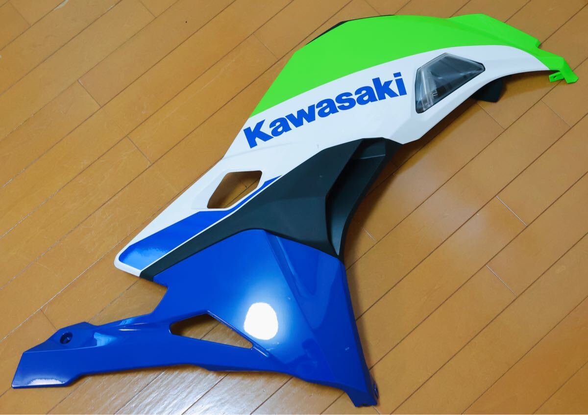 Yahoo!オークション - KAWASAKI カワサキ ZX-4RR 24y 右側 サイドカウ...