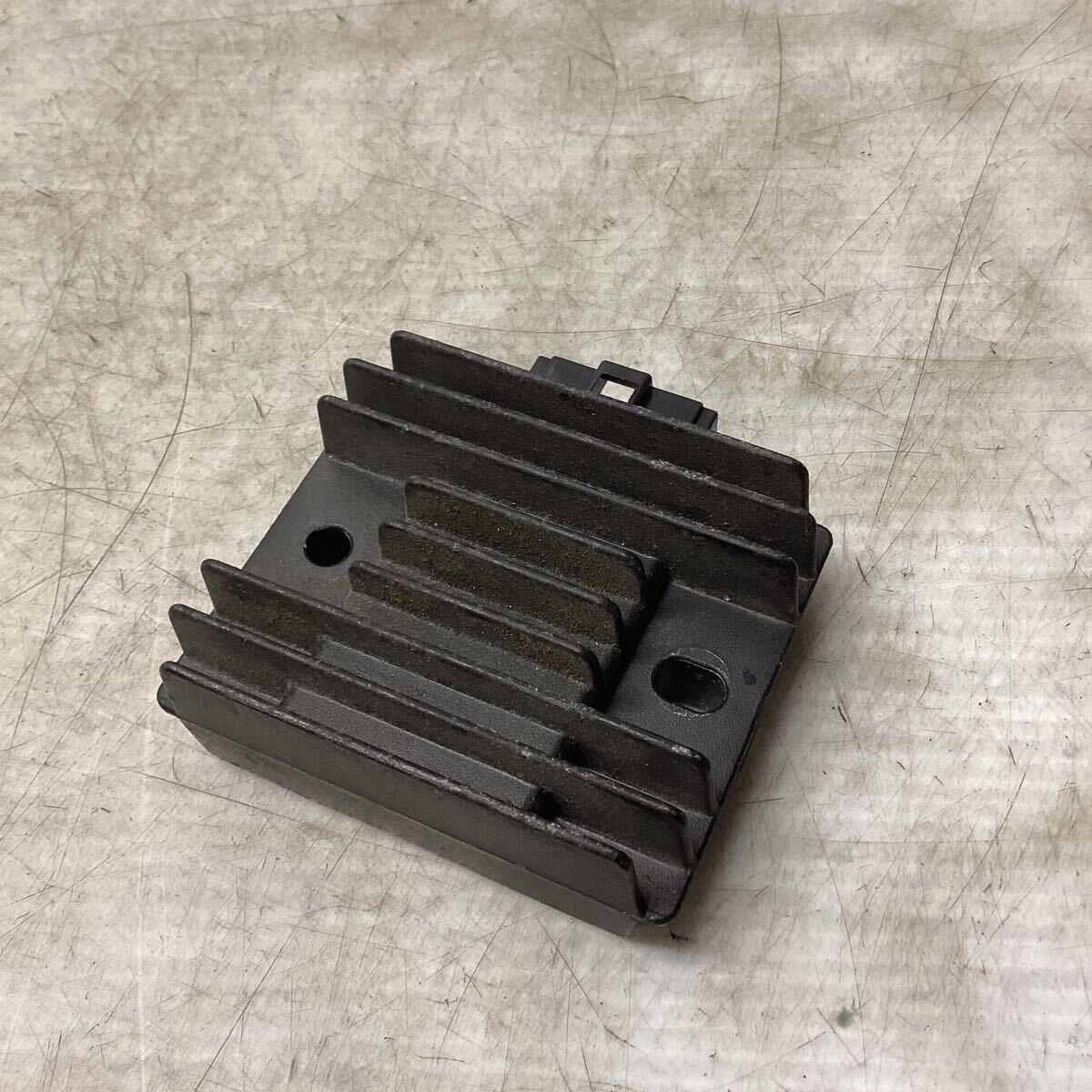 Yahoo!オークション - E43-6 ヤマハ アクシスZ SED7J レギュレーター ...