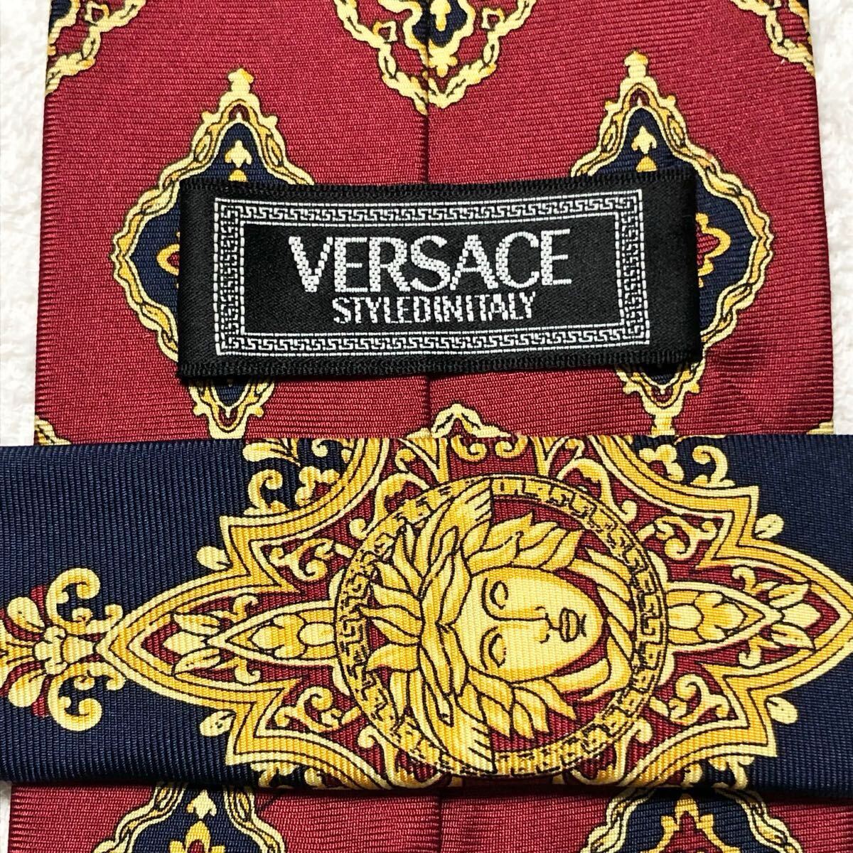 美品 VERSACE ヴェルサーチ ネクタイ スカーフ柄 ジュエリー 美品 VERSACE ヴェルサーチ ネクタイ スカーフ柄 ジュエリー