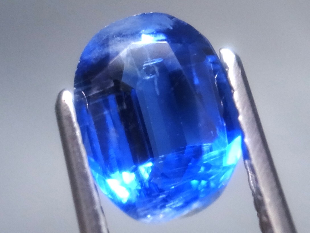 Yahoo!オークション - 1.71ct 新品・ロイヤルブルーカラー・天然カイア...