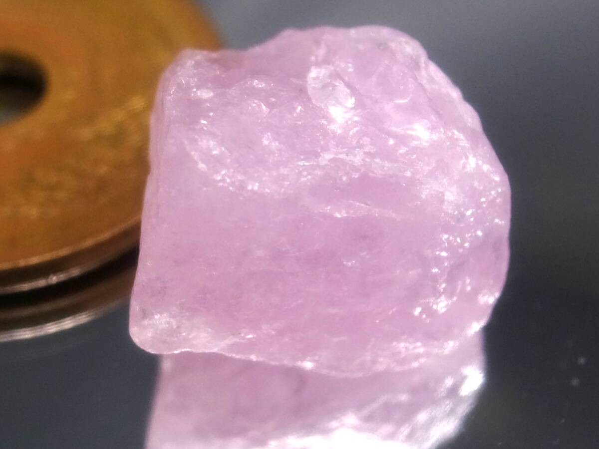 Yahoo!オークション - 12.94ct 新品・天然モルガナイト原石 ナイジェリ...