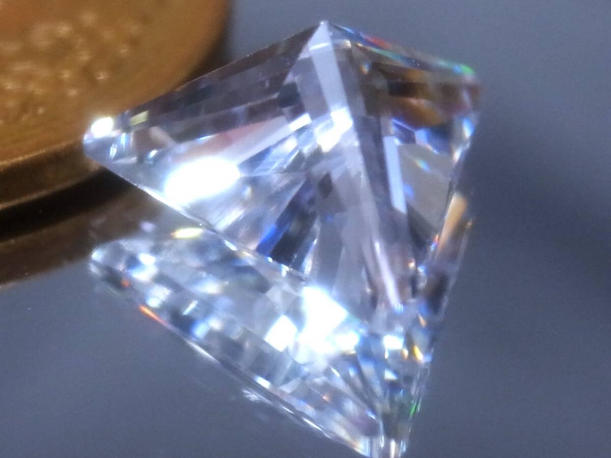 Yahoo!オークション - 5.66ct 10㎜辺 トリリアントカット・5Aランクの...